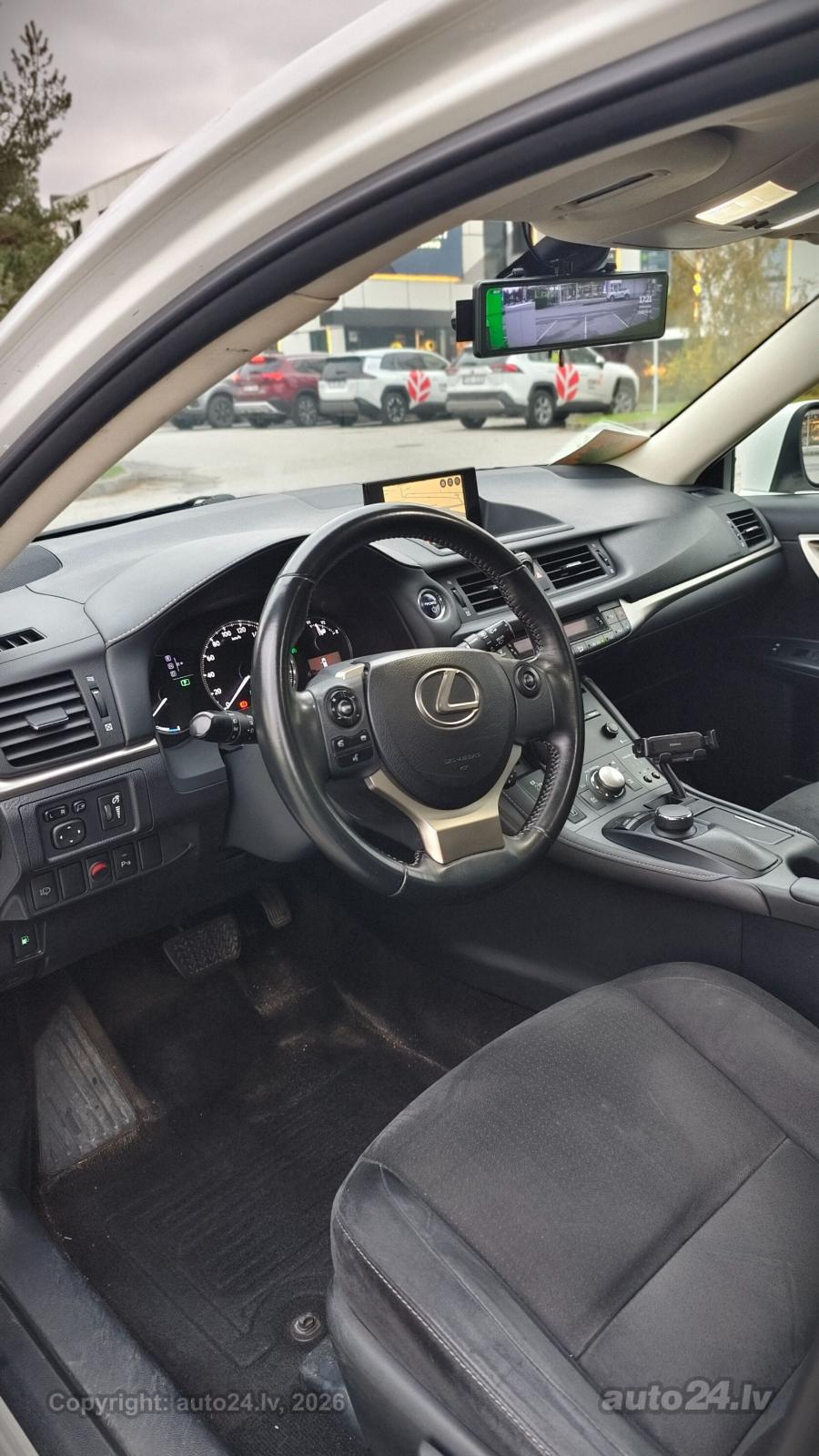 Balts Lexus CT 2014 Tallina, ar dzinēja tilpumu 1.80 L un nobraukumu 153 tūkst. km par 11500 €, foto 7 vietnē AUTOMOTO.COM.LV
