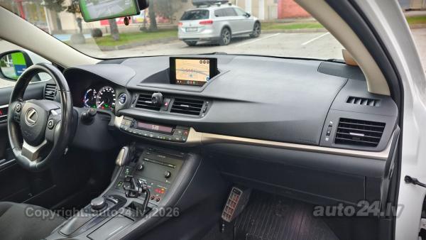 Balts Lexus CT 2014 Tallina, ar dzinēja tilpumu 1.80 L un nobraukumu 153 tūkst. km par 11500 €, foto 8 vietnē AUTOMOTO.COM.LV