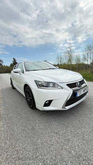 White Lexus CT 2015 in Tallinn, with an engine capacity of 1.80 L and mileage of 189 thousand km for 12500 €, photo  on AUTOMOTO.COM.LV