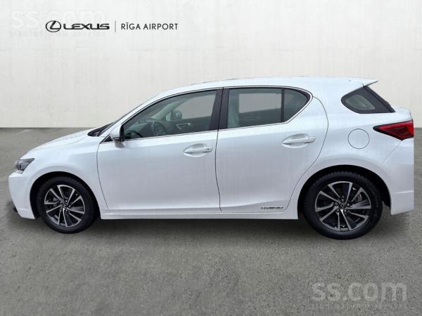 Balts Lexus CT 2018 Rīga, ar dzinēja tilpumu 1.80 L un nobraukumu 92 tūkst. km par 17500 €, foto 4 vietnē AUTOMOTO.COM.LV