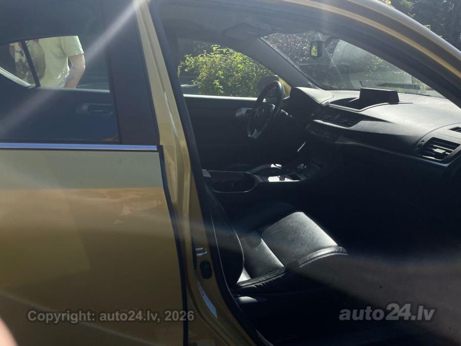 Dzeltens Lexus CT 2011 Tartu, ar dzinēja tilpumu 1.80 L un nobraukumu 354 tūkst. km par 3500 €, foto 11 vietnē AUTOMOTO.COM.LV