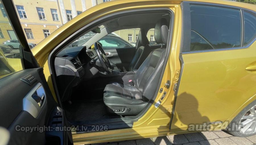 Dzeltens Lexus CT 2011 Tartu, ar dzinēja tilpumu 1.80 L un nobraukumu 354 tūkst. km par 3500 €, foto 16 vietnē AUTOMOTO.COM.LV
