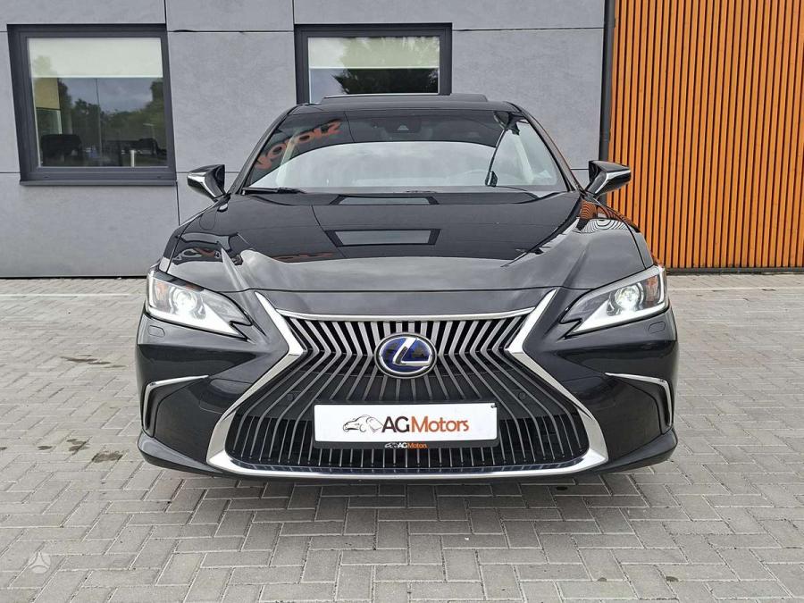Melns Lexus ES 300 H 2020 Viļņa, ar dzinēja tilpumu 2.49 L un nobraukumu 172 tūkst. km par 24900 €, foto 3 vietnē AUTOMOTO.COM.LV