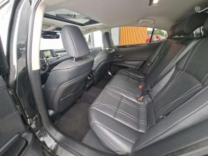 Melns Lexus ES 300 H 2020 Viļņa, ar dzinēja tilpumu 2.49 L un nobraukumu 172 tūkst. km par 24900 €, foto 8 vietnē AUTOMOTO.COM.LV