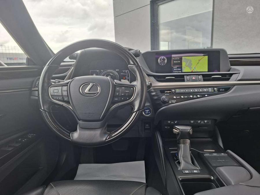 Melns Lexus ES 300 H 2020 Viļņa, ar dzinēja tilpumu 2.49 L un nobraukumu 172 tūkst. km par 24900 €, foto 11 vietnē AUTOMOTO.COM.LV