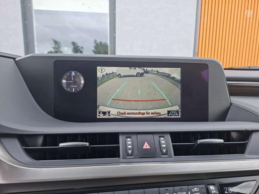 Melns Lexus ES 300 H 2020 Viļņa, ar dzinēja tilpumu 2.49 L un nobraukumu 172 tūkst. km par 24900 €, foto 14 vietnē AUTOMOTO.COM.LV