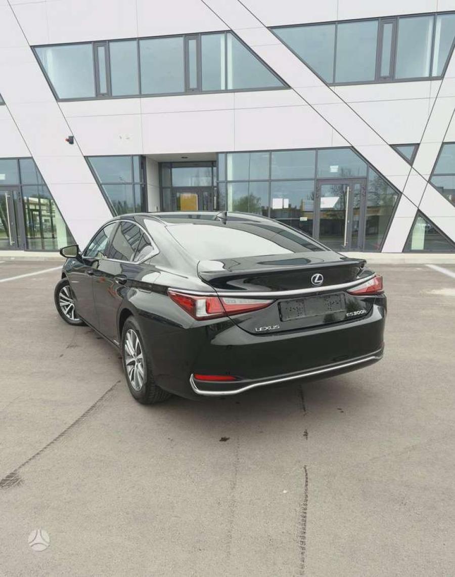 Melns Lexus ES 300 H 2020 Šauļi, ar dzinēja tilpumu 2.49 L un nobraukumu 242 tūkst. km par 19399 €, foto 5 vietnē AUTOMOTO.COM.LV