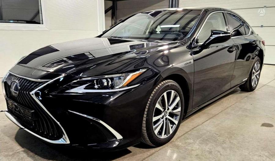 Melns Lexus ES 300 H 2021 Marijampole, ar dzinēja tilpumu 2.49 L un nobraukumu 274 tūkst. km par 19500 €, foto 1 vietnē AUTOMOTO.COM.LV