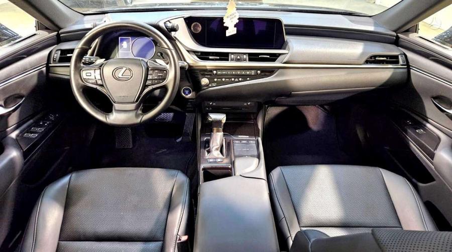 Melns Lexus ES 300 H 2021 Marijampole, ar dzinēja tilpumu 2.49 L un nobraukumu 274 tūkst. km par 19500 €, foto 10 vietnē AUTOMOTO.COM.LV