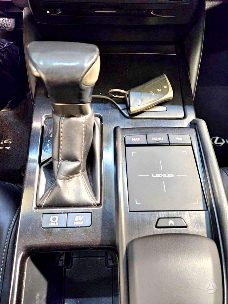 Melns Lexus ES 300 H 2021 Marijampole, ar dzinēja tilpumu 2.49 L un nobraukumu 274 tūkst. km par 19500 €, foto 12 vietnē AUTOMOTO.COM.LV
