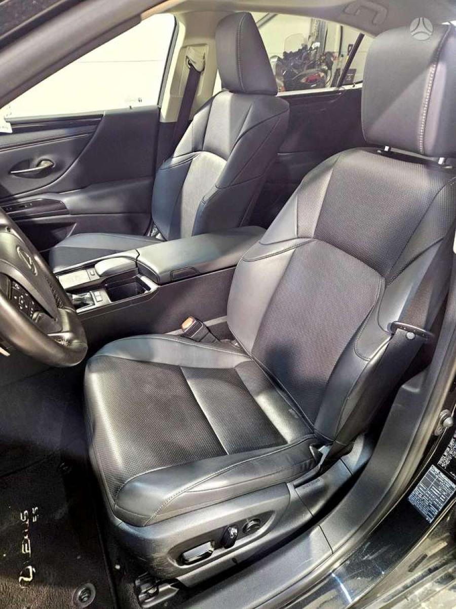 Melns Lexus ES 300 H 2021 Marijampole, ar dzinēja tilpumu 2.49 L un nobraukumu 274 tūkst. km par 19500 €, foto 27 vietnē AUTOMOTO.COM.LV