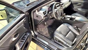 Melns Lexus ES 300 H 2021 Marijampole, ar dzinēja tilpumu 2.49 L un nobraukumu 274 tūkst. km par 19500 €, foto 28 vietnē AUTOMOTO.COM.LV
