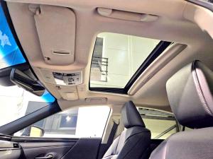 Melns Lexus ES 300 H 2021 Marijampole, ar dzinēja tilpumu 2.49 L un nobraukumu 274 tūkst. km par 19500 €, foto 30 vietnē AUTOMOTO.COM.LV
