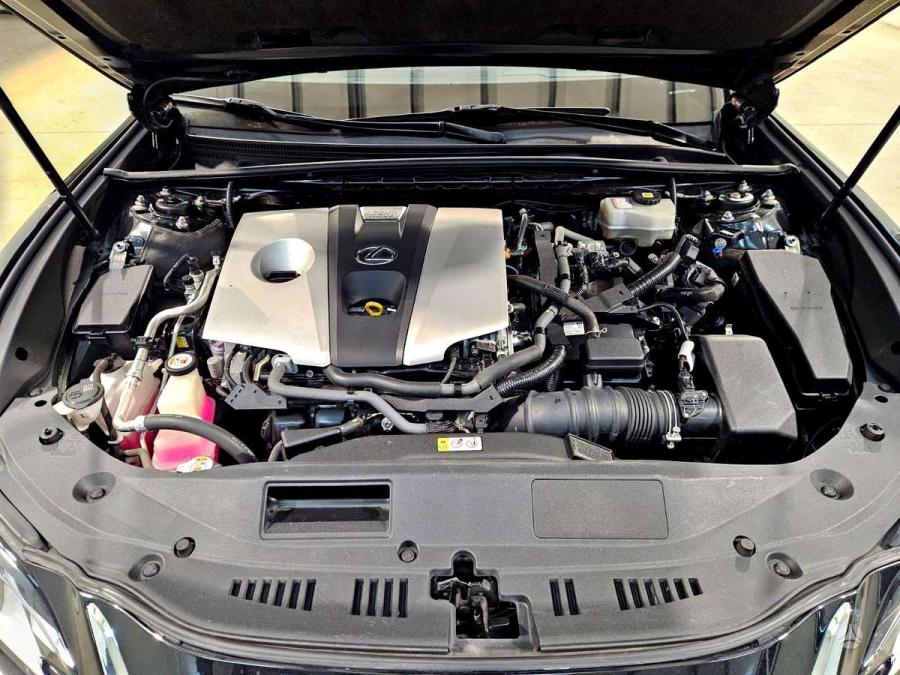 Melns Lexus ES 300 H 2021 Marijampole, ar dzinēja tilpumu 2.49 L un nobraukumu 274 tūkst. km par 19500 €, foto 33 vietnē AUTOMOTO.COM.LV
