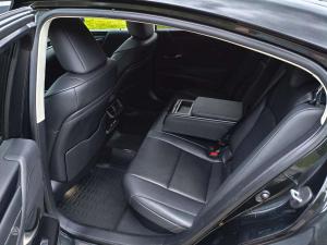 Black Lexus ES 300 H 2021 in Vilnius, with an engine capacity of 2.49 L and mileage of 198 thousand km for 18990 €, photo 13 on AUTOMOTO.COM.LV