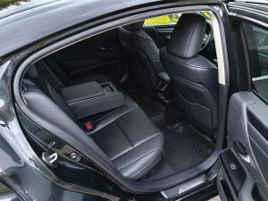 Black Lexus ES 300 H 2021 in Vilnius, with an engine capacity of 2.49 L and mileage of 198 thousand km for 18990 €, photo 15 on AUTOMOTO.COM.LV