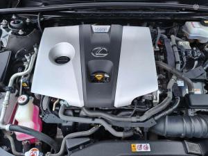 Black Lexus ES 300 H 2021 in Vilnius, with an engine capacity of 2.49 L and mileage of 198 thousand km for 18990 €, photo 21 on AUTOMOTO.COM.LV