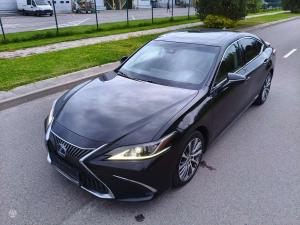 Black Lexus ES 300 H 2021 in Vilnius, with an engine capacity of 2.49 L and mileage of 198 thousand km for 18990 €, photo 22 on AUTOMOTO.COM.LV