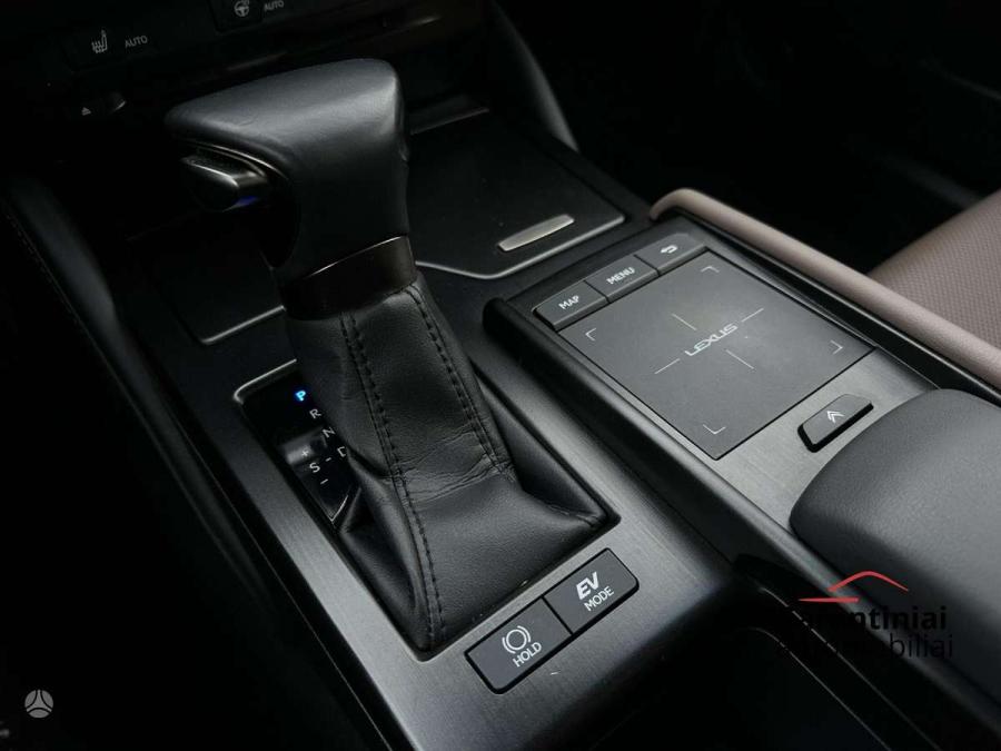 Black Lexus ES 300 H 2022 in Vilnius, with an engine capacity of 2.49 L and mileage of 167 thousand km for 29950 €, photo 30 on AUTOMOTO.COM.LV