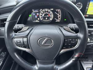 Melns Lexus ES 300 H 2022 Avižieniai, ar dzinēja tilpumu 2.50 L un nobraukumu 167 tūkst. km par 29950 €, foto 12 vietnē AUTOMOTO.COM.LV