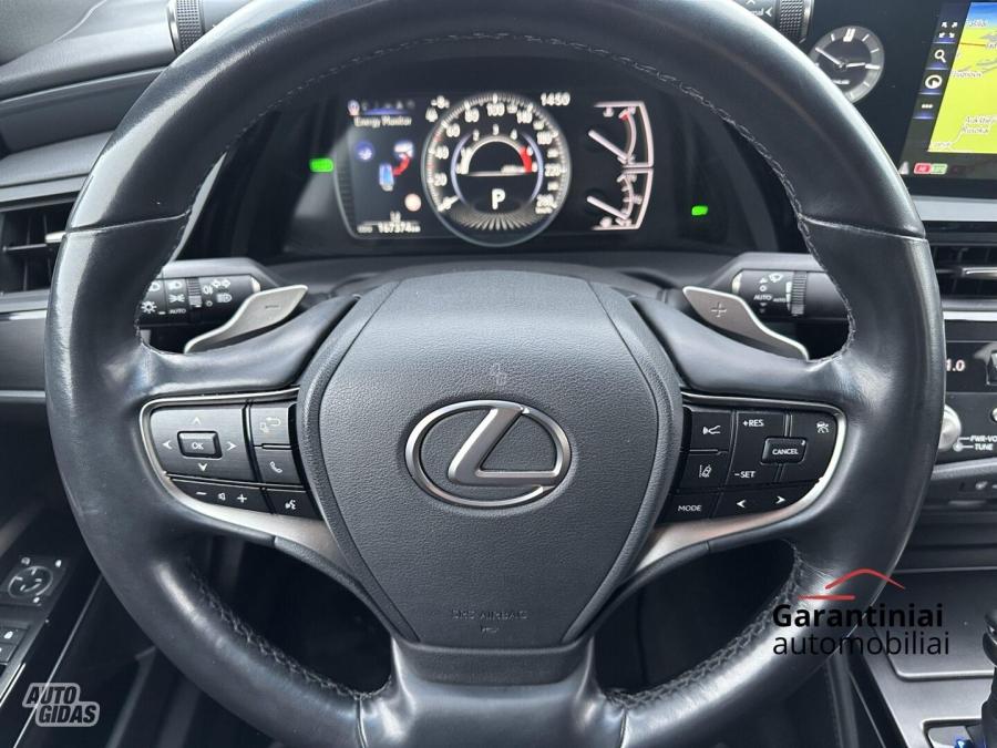 Melns Lexus ES 300 H 2022 Avižieniai, ar dzinēja tilpumu 2.50 L un nobraukumu 167 tūkst. km par 29500 €, foto 12 vietnē AUTOMOTO.COM.LV