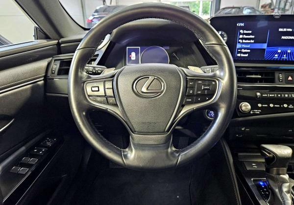 Black Lexus ES 300 H 2022 in Marijampole, with an engine capacity of 2.49 L and mileage of 238 thousand km for 20999 €, photo 10 on AUTOMOTO.COM.LV
