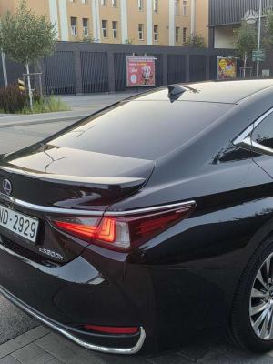 Melns Lexus ES 300 H 2022 Rīga, ar dzinēja tilpumu 2.50 L un nobraukumu 56 tūkst. km par 36900 €, foto 6 vietnē AUTOMOTO.COM.LV