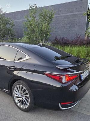 Melns Lexus ES 300 H 2022 Rīga, ar dzinēja tilpumu 2.50 L un nobraukumu 56 tūkst. km par 36900 €, foto 7 vietnē AUTOMOTO.COM.LV