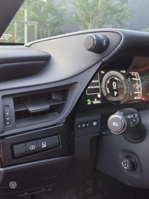 Melns Lexus ES 300 H 2022 Rīga, ar dzinēja tilpumu 2.50 L un nobraukumu 56 tūkst. km par 36900 €, foto 10 vietnē AUTOMOTO.COM.LV