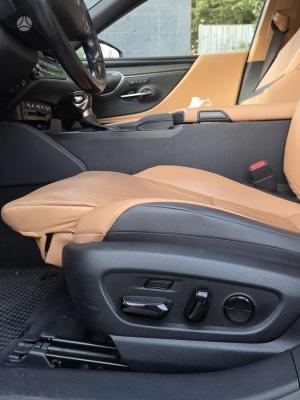 Melns Lexus ES 300 H 2022 Rīga, ar dzinēja tilpumu 2.50 L un nobraukumu 56 tūkst. km par 36900 €, foto 13 vietnē AUTOMOTO.COM.LV