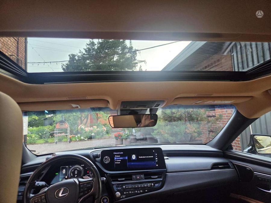 Melns Lexus ES 300 H 2022 Rīga, ar dzinēja tilpumu 2.50 L un nobraukumu 56 tūkst. km par 36900 €, foto 16 vietnē AUTOMOTO.COM.LV