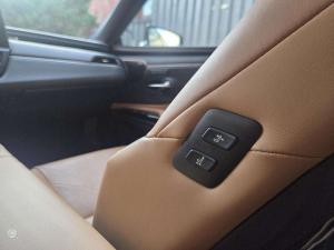 Melns Lexus ES 300 H 2022 Rīga, ar dzinēja tilpumu 2.50 L un nobraukumu 56 tūkst. km par 36900 €, foto 21 vietnē AUTOMOTO.COM.LV