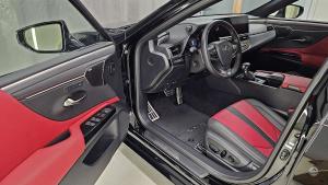 Black Lexus ES 300 H 2022 in Tallinn, with an engine capacity of 2.49 L and mileage of 42 thousand km for 41995 €, photo 7 on AUTOMOTO.COM.LV