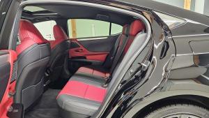 Black Lexus ES 300 H 2022 in Tallinn, with an engine capacity of 2.49 L and mileage of 42 thousand km for 41995 €, photo 13 on AUTOMOTO.COM.LV