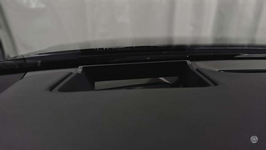 Black Lexus ES 300 H 2022 in Tallinn, with an engine capacity of 2.49 L and mileage of 42 thousand km for 41995 €, photo 28 on AUTOMOTO.COM.LV
