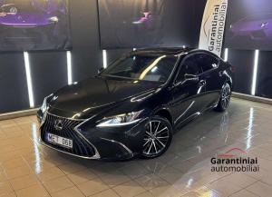 Melns Lexus ES 300 H 2022 Viļņa, ar dzinēja tilpumu 2.50 L un nobraukumu 169 tūkst. km par 27500 €, foto  vietnē AUTOMOTO.COM.LV