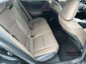Melns Lexus ES 300 H 2022 Viļņa, ar dzinēja tilpumu 2.50 L un nobraukumu 169 tūkst. km par 27500 €, foto 10 vietnē AUTOMOTO.COM.LV
