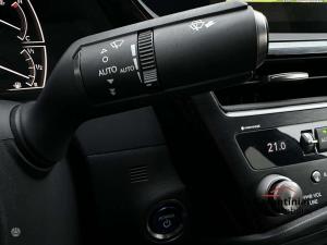 Melns Lexus ES 300 H 2022 Viļņa, ar dzinēja tilpumu 2.50 L un nobraukumu 169 tūkst. km par 27500 €, foto 19 vietnē AUTOMOTO.COM.LV
