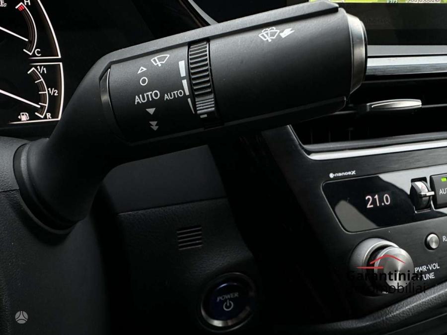 Melns Lexus ES 300 H 2022 Viļņa, ar dzinēja tilpumu 2.50 L un nobraukumu 169 tūkst. km par 27500 €, foto 19 vietnē AUTOMOTO.COM.LV