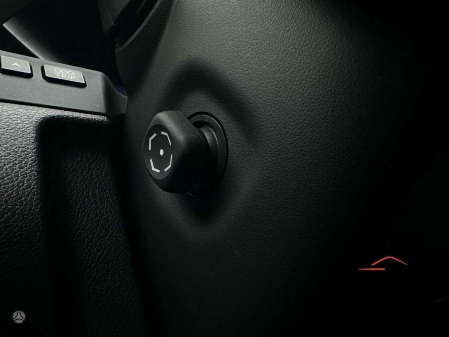 Melns Lexus ES 300 H 2022 Viļņa, ar dzinēja tilpumu 2.50 L un nobraukumu 169 tūkst. km par 27500 €, foto 20 vietnē AUTOMOTO.COM.LV