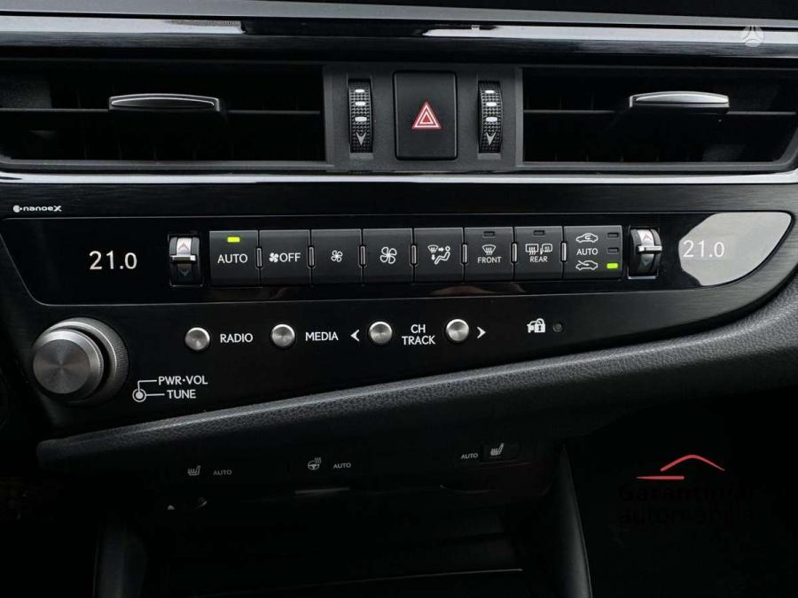 Melns Lexus ES 300 H 2022 Viļņa, ar dzinēja tilpumu 2.50 L un nobraukumu 169 tūkst. km par 27500 €, foto 27 vietnē AUTOMOTO.COM.LV