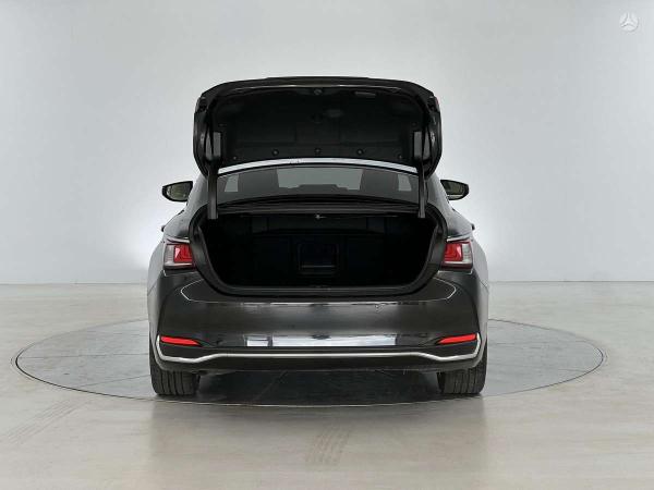 Черный Лексус ES 300 H 2022 в Вильнюс, объемом двигателя 2.49 л и пробегом 56 тыс. км за 35900 €, фото 10 на AUTOMOTO.COM.LV