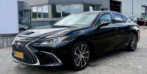 Black Lexus ES 300 H 2022 in Kaunas, with an engine capacity of 2.49 L and mileage of 106 thousand km for 21900 €, photo  on AUTOMOTO.COM.LV