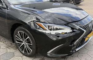 Black Lexus ES 300 H 2022 in Kaunas, with an engine capacity of 2.49 L and mileage of 106 thousand km for 21900 €, photo 9 on AUTOMOTO.COM.LV