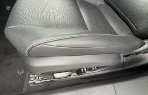Black Lexus ES 300 H 2022 in Kaunas, with an engine capacity of 2.49 L and mileage of 106 thousand km for 21900 €, photo 14 on AUTOMOTO.COM.LV