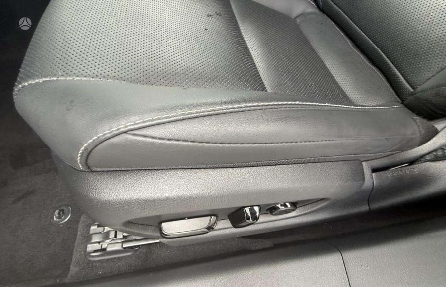 Black Lexus ES 300 H 2022 in Kaunas, with an engine capacity of 2.49 L and mileage of 106 thousand km for 21900 €, photo 14 on AUTOMOTO.COM.LV
