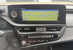 Black Lexus ES 300 H 2022 in Kaunas, with an engine capacity of 2.49 L and mileage of 106 thousand km for 21900 €, photo 16 on AUTOMOTO.COM.LV