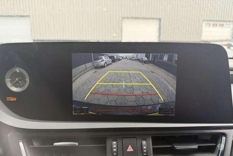 Black Lexus ES 300 H 2022 in Kaunas, with an engine capacity of 2.49 L and mileage of 106 thousand km for 21900 €, photo 18 on AUTOMOTO.COM.LV