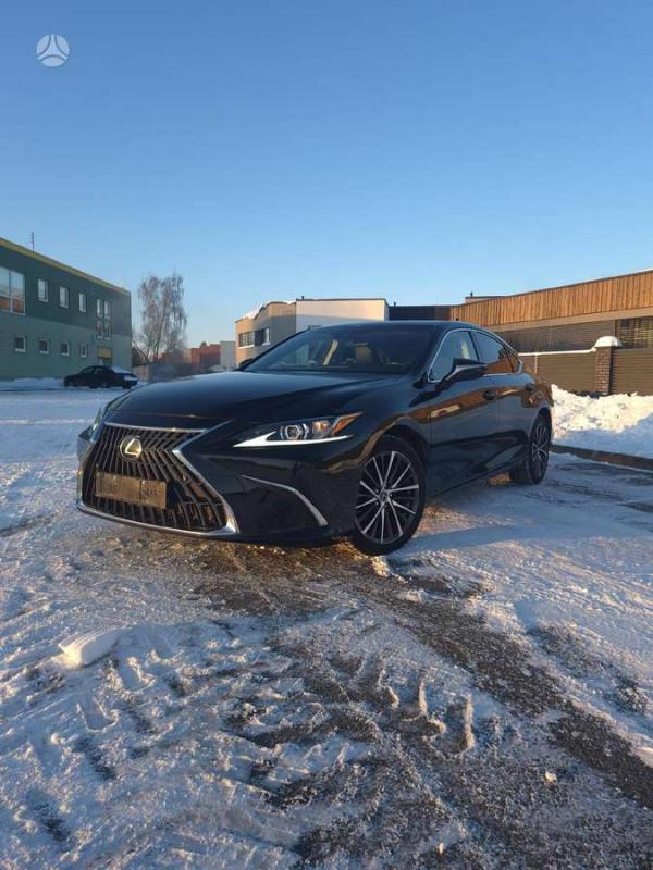 Melns Lexus ES 300 H 2023 Šauļi, ar dzinēja tilpumu 2.49 L un nobraukumu 251 tūkst. km par 23700 €, foto 3 vietnē AUTOMOTO.COM.LV