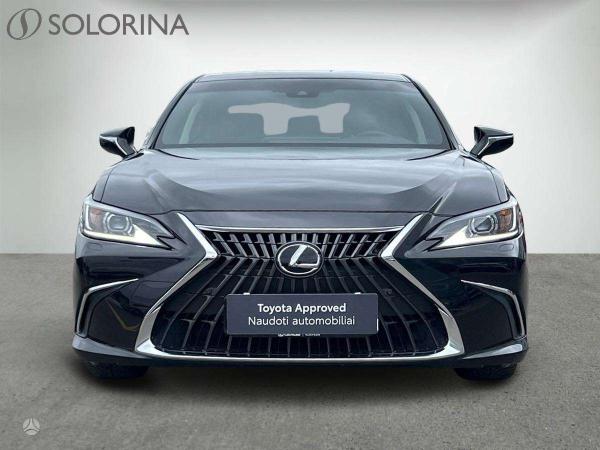Black Lexus ES 300 H 2023 in Klaipeda, with an engine capacity of 2.49 L and mileage of 53 thousand km for 39900 €, photo 5 on AUTOMOTO.COM.LV
